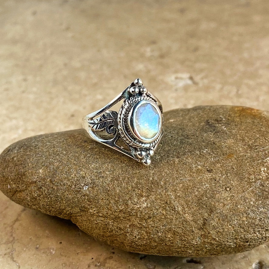 Rainbow Moonstone Engraved Filigree Ring - Amita– Kalapriya Jewellery ...